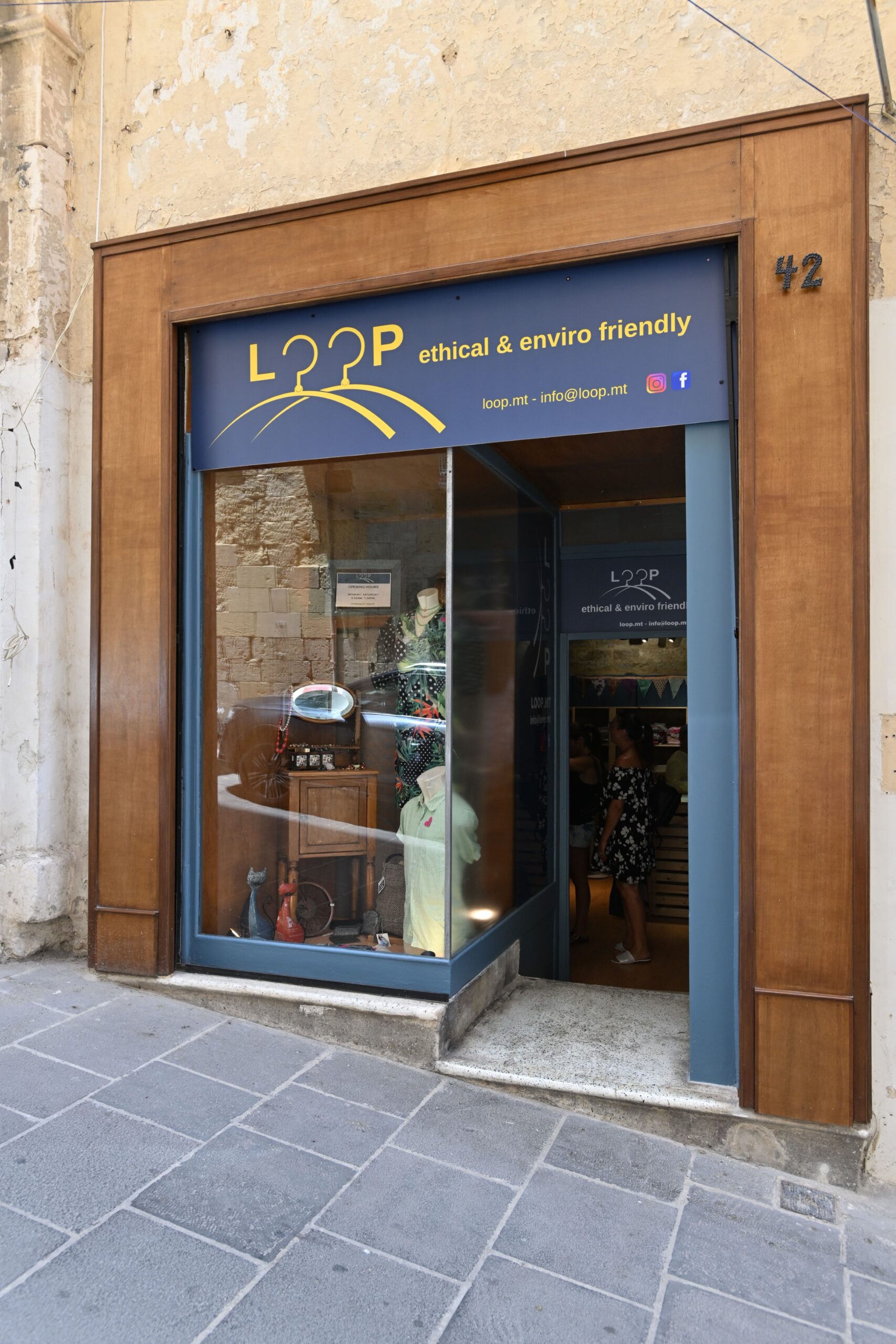 LOOP Clothes Shop – Loop